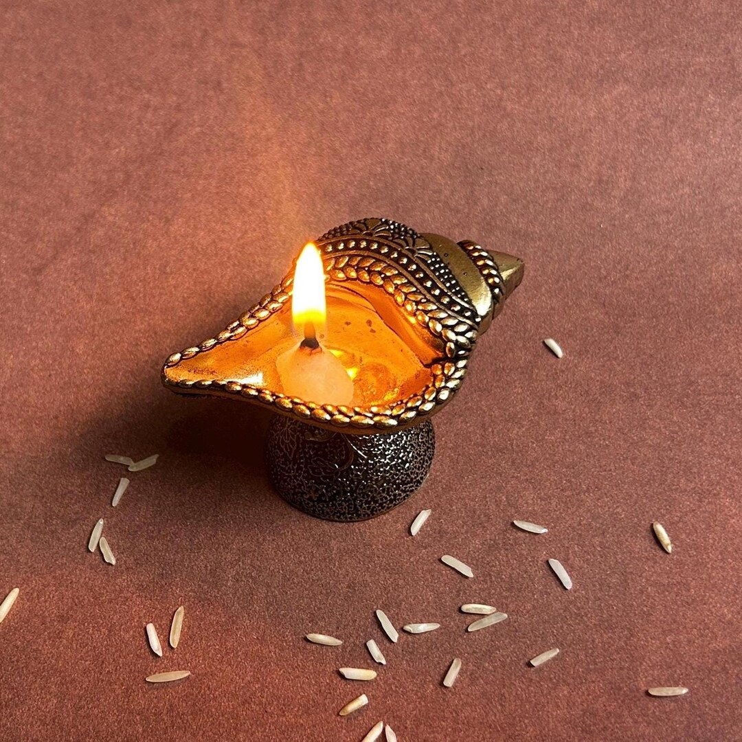 Brass Diya Oil Lamp | Traditional Deepak for Pooja | Antique Finish ...
