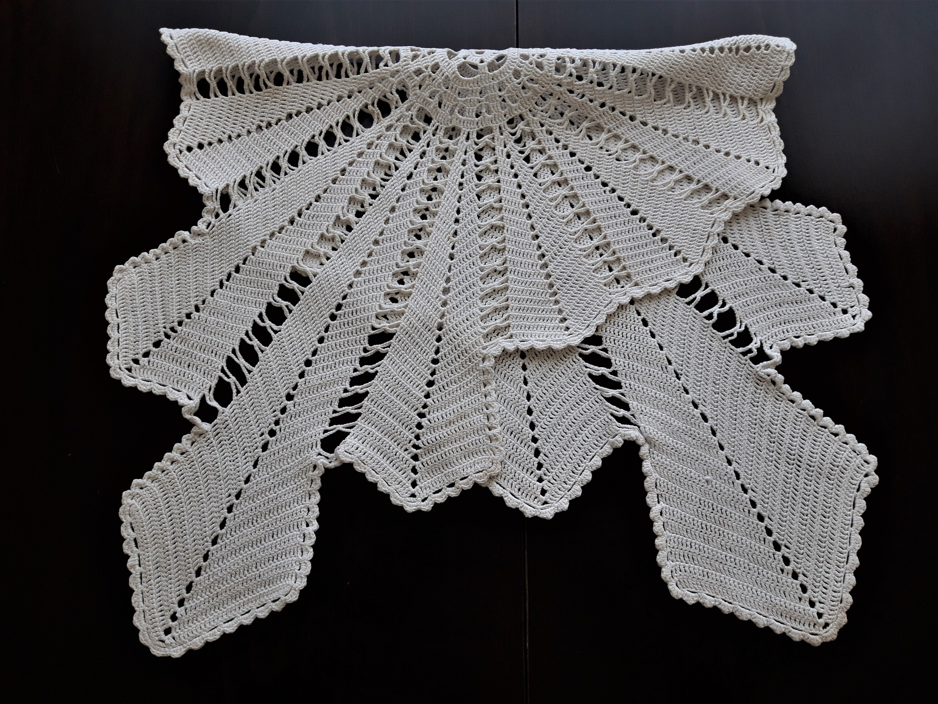 Vintage Crochet Table Runner , Crochet Tablecloth, Crochet Lace Runner ...