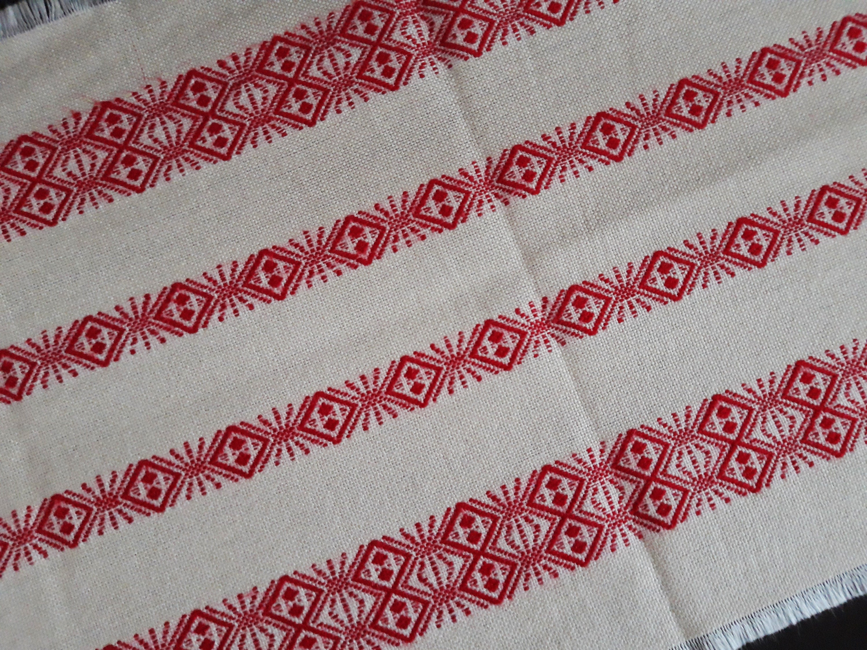 Woven Table Runner 33" X 17" Vintage Fringed Tablecloth Scandinavian ...