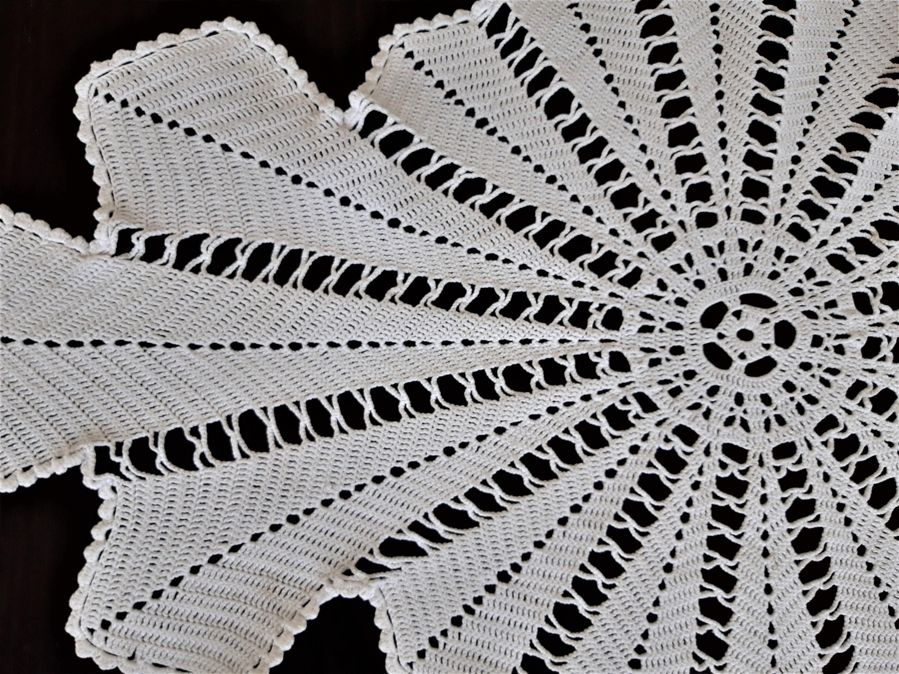 Vintage Crochet Table Runner , Crochet Tablecloth, Crochet Lace Runner ...