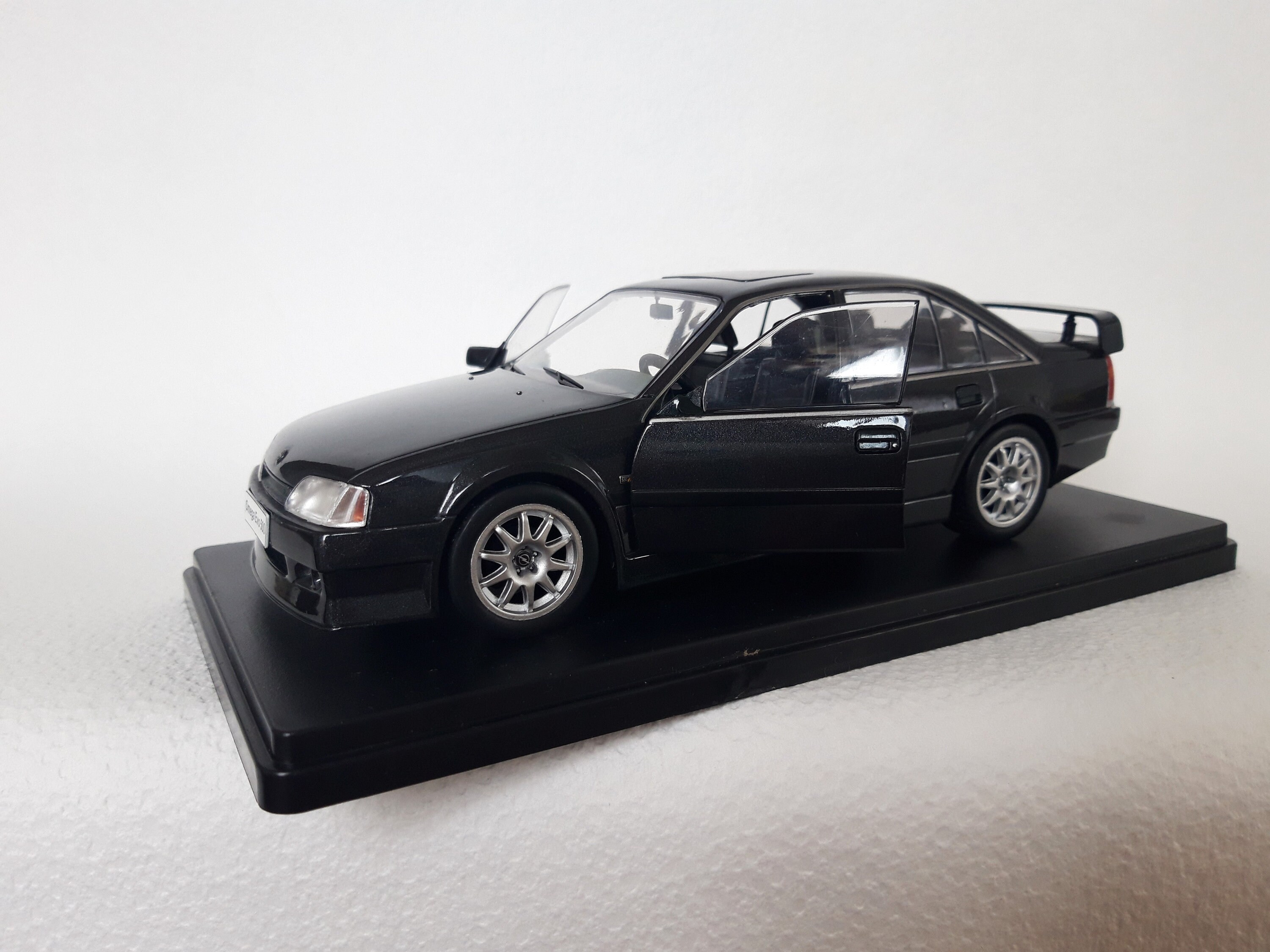 OPEL Omega Evolution 500 German Scale 1-24 BASE Replica Black Color ...