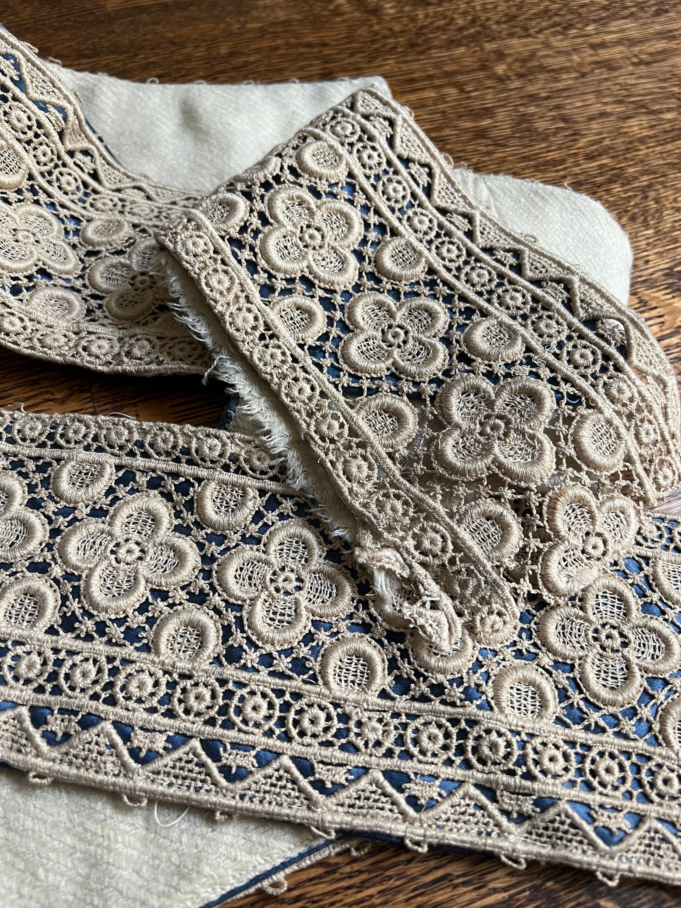Heavy Antique Lace Border, Salvaged Remnant, Large Victorian Fabric ...