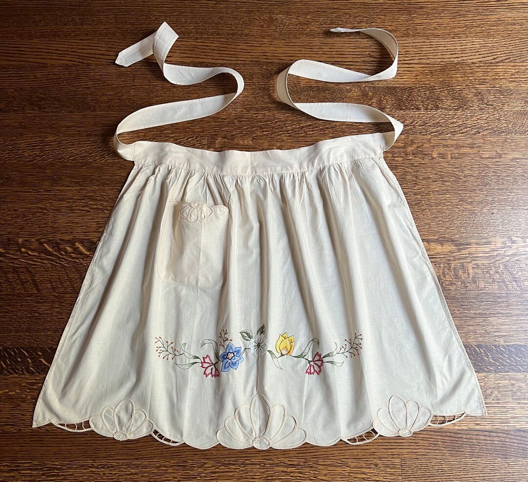 Floral Kitchen Apron, Cottagecore Style Embroidered Half Apron, Lace ...