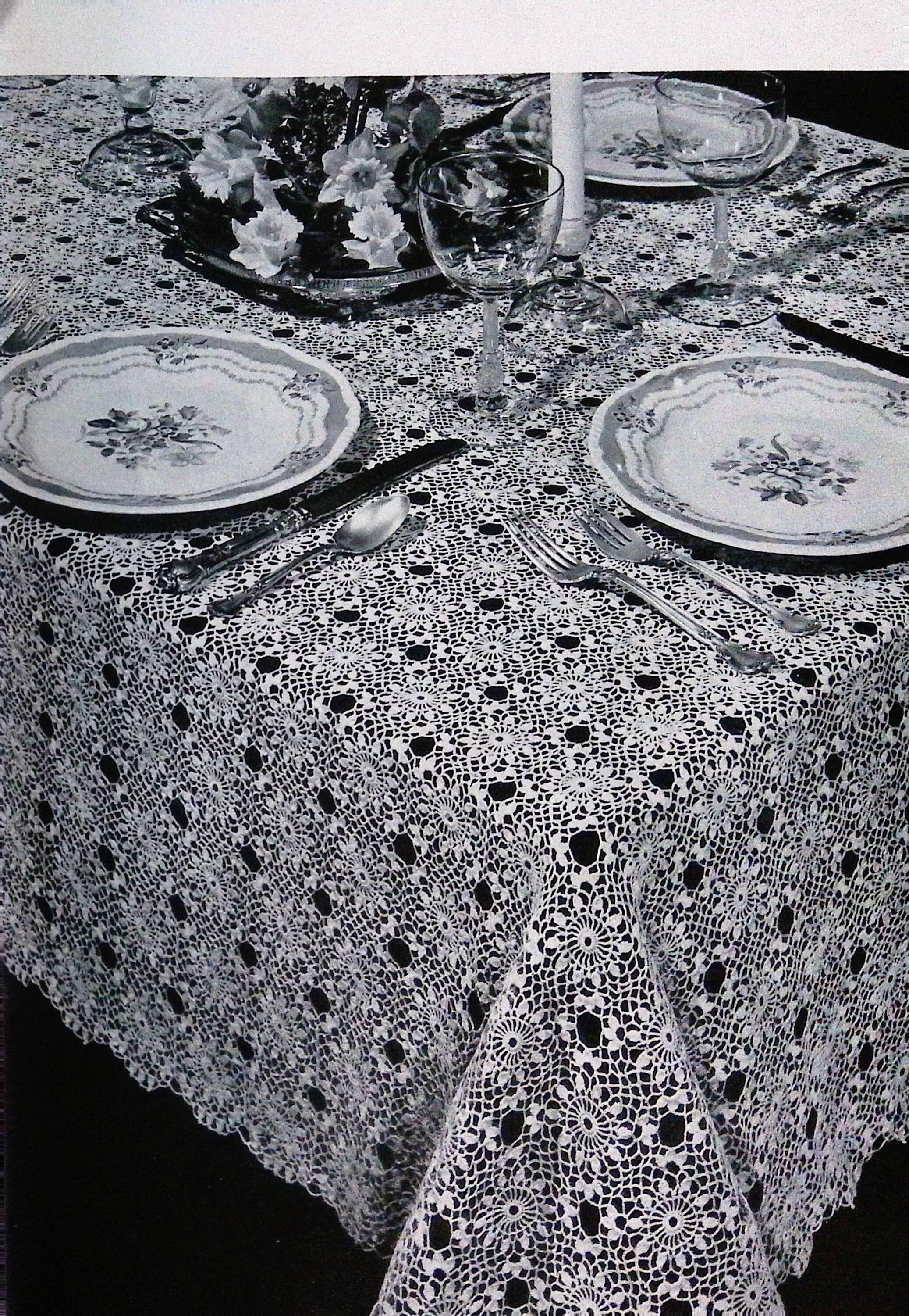 1940's Vintage Crochet Book - Tablecloths, Luncheon Set, Tray Cloth ...