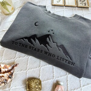 OFFICIALLY LICENSED ACOTAR Ivory Embroidered Sweatshirt Stars Acotar ...