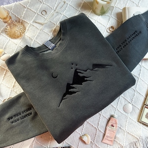 NEW OFFICIAL ACOTAR Double Sleeve Embroidered Sweatshirt Stars Acotar ...