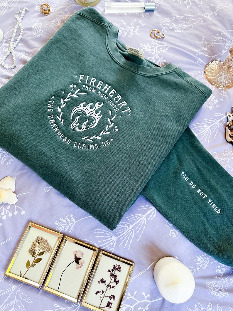 OFFICIALLY LICENSED Fireheart Embroidered Sweatshirt Throne of Glass ...