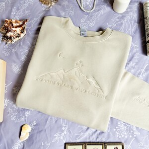OFFICIALLY LICENSED ACOTAR Ivory Embroidered Sweatshirt Stars Acotar ...