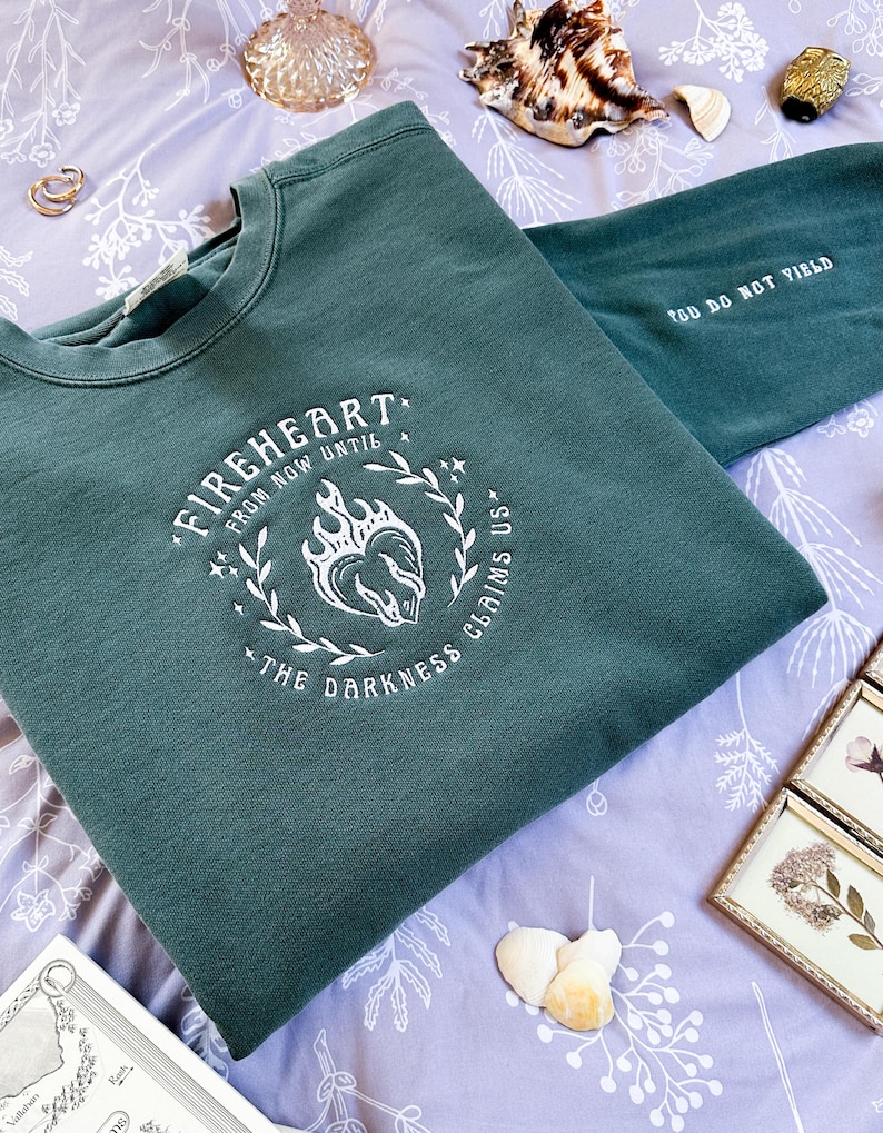 OFFICIALLY LICENSED Fireheart Embroidered Sweatshirt Throne of Glass ...