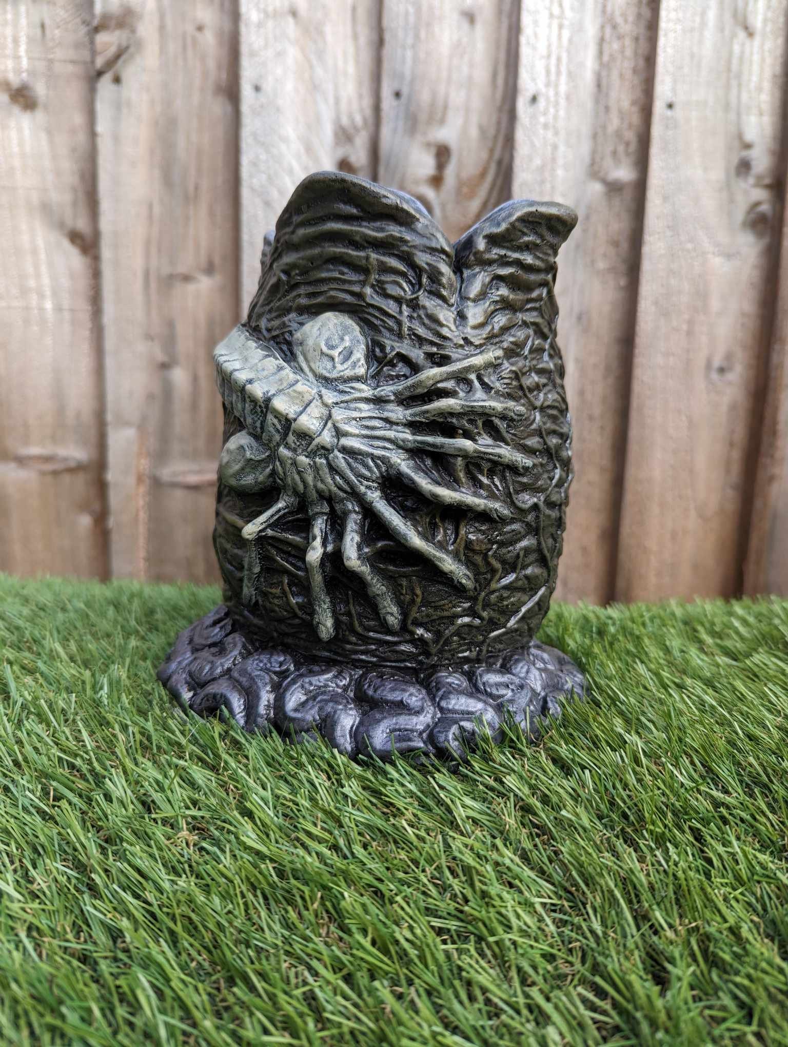 Alien Xenomorph Face Hugger Egg & Snalien Invasion Stone - Etsy