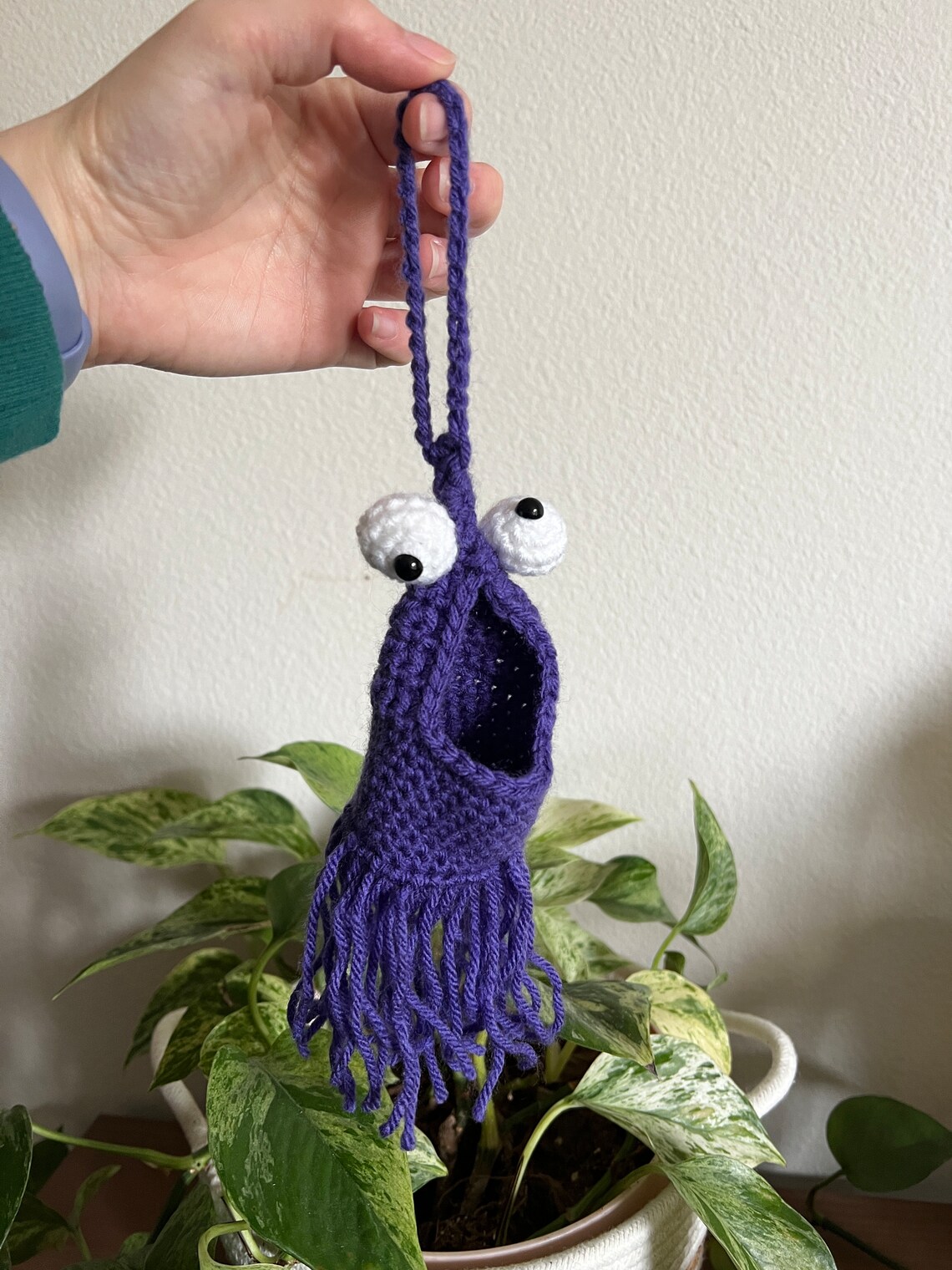 Crochet Alien Hanger | Crochet Alien Plant Hanger | Martian Hanger ...
