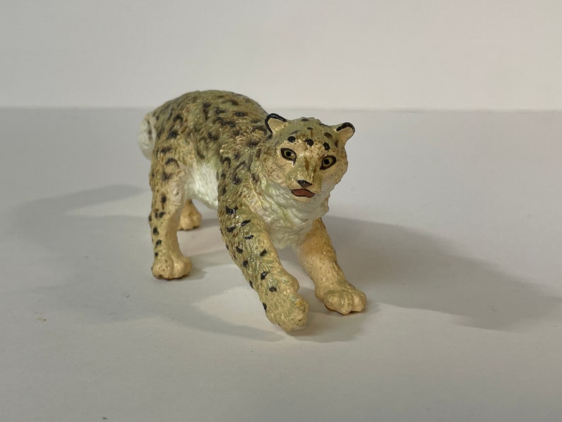 1992 Safari Ltd. 6 Snow Leopard Figure Plastic Black & White Spotted ...