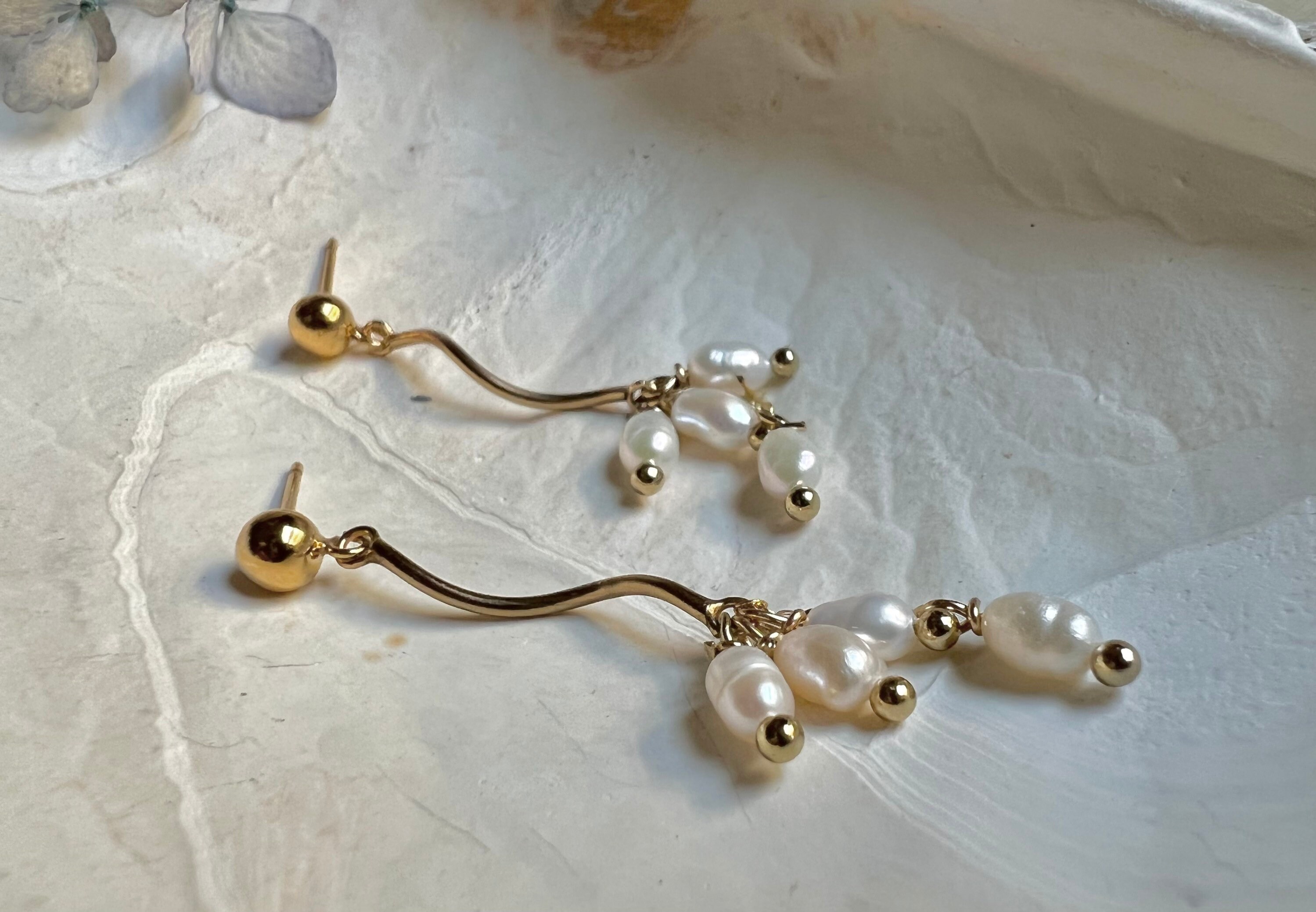 14K Gold Filled Freshwater Pearl Wavered Stick Earring. Minimalist Clip ...
