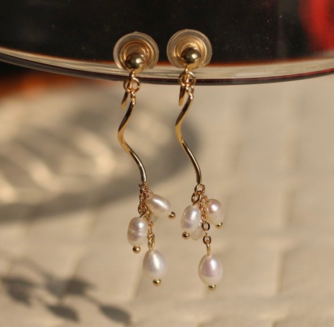 14K Gold Filled Freshwater Pearl Wavered Stick Earring. Minimalist Clip ...