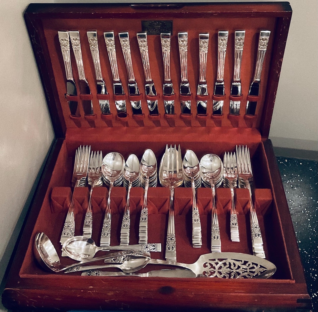 Vintage Community by Oneida Silver Plated 80 Pieces Silverware ...