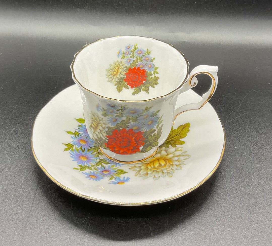 Vintage Elizabethan “flowers of the Season “ Hand Decorated Fine Bone ...