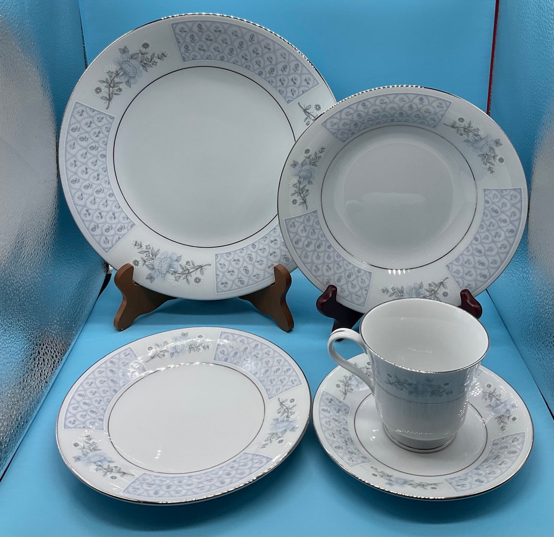 Vintage Liling Fine China Yung Shen Blue Flowers 5 Piece Place Setting ...
