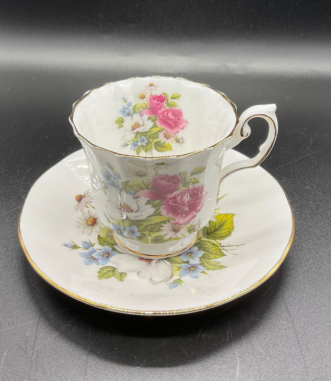 Vintage Elizabethan “flowers of the Season “ Hand Decorated Fine Bone ...
