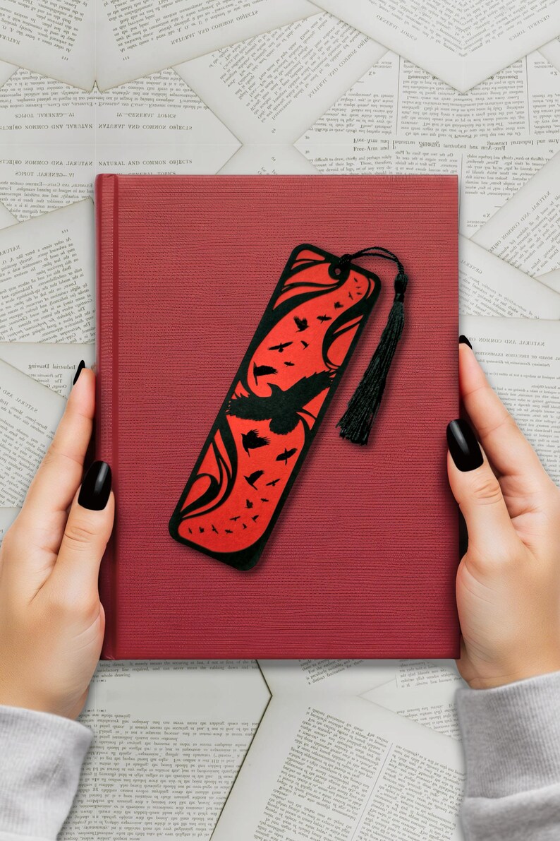 Foiled Crow Bookmark: Handmade Gothic Raven Gift for Book Lovers - Etsy UK
