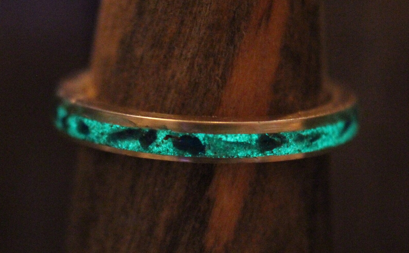 8mm Wide Glowing Green Opal Inlay Ring - Etsy