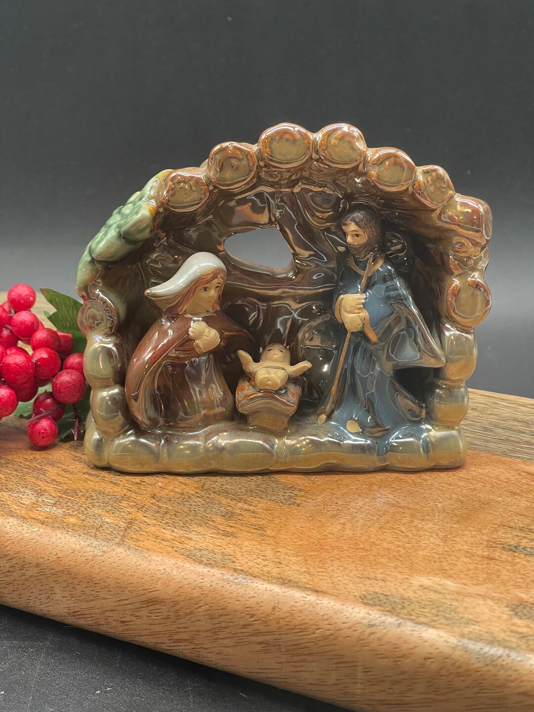 Small Irridescent Nativity Tabletop - Etsy