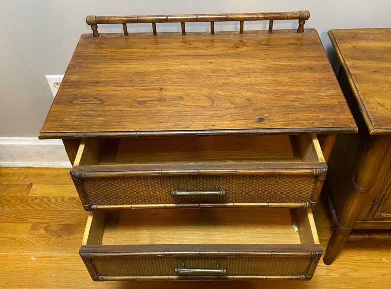Pair of Vintage Thomasville Bamboo/rattan Nightstands/bedside Chests ...