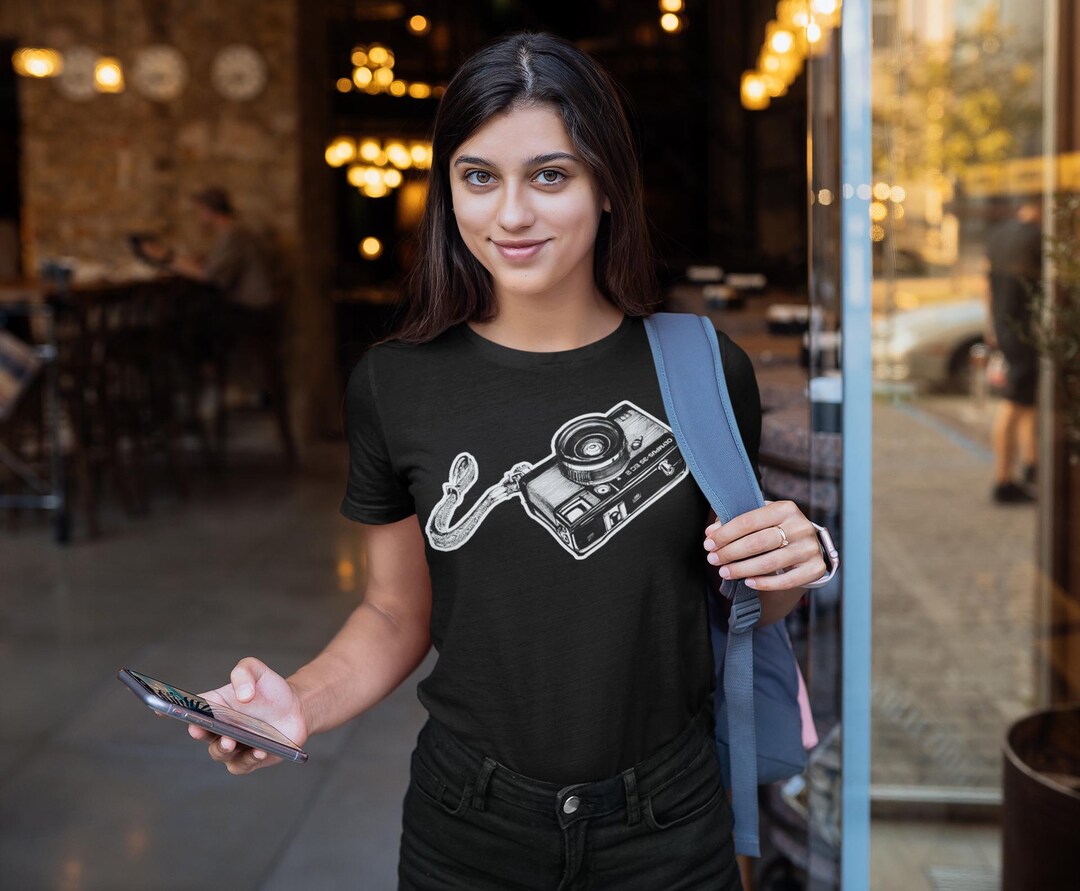 Vintage Olympus 35 EC Film Camera Photographer Art T-shirt, Retro ...