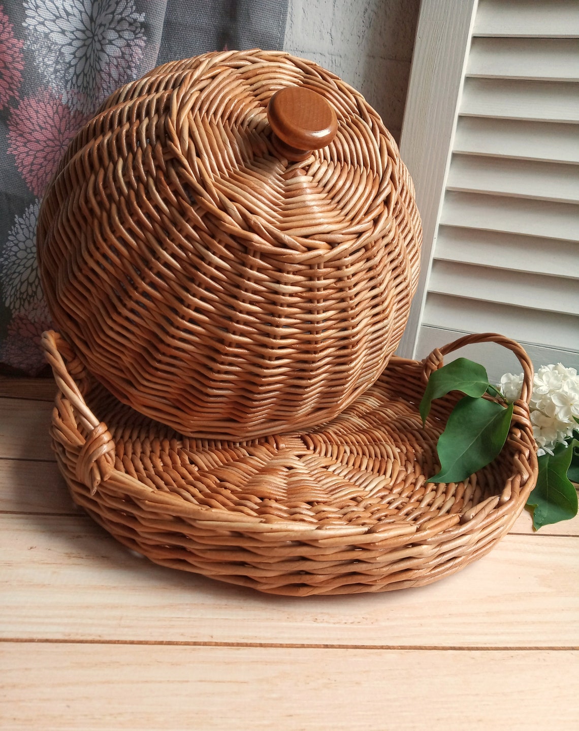 Wicker basket for beautiful serving and storage of bread.Round | Etsy