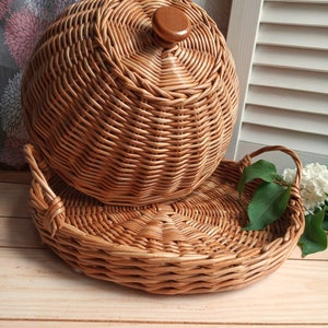 Wicker basket for beautiful serving and storage of bread.Round | Etsy