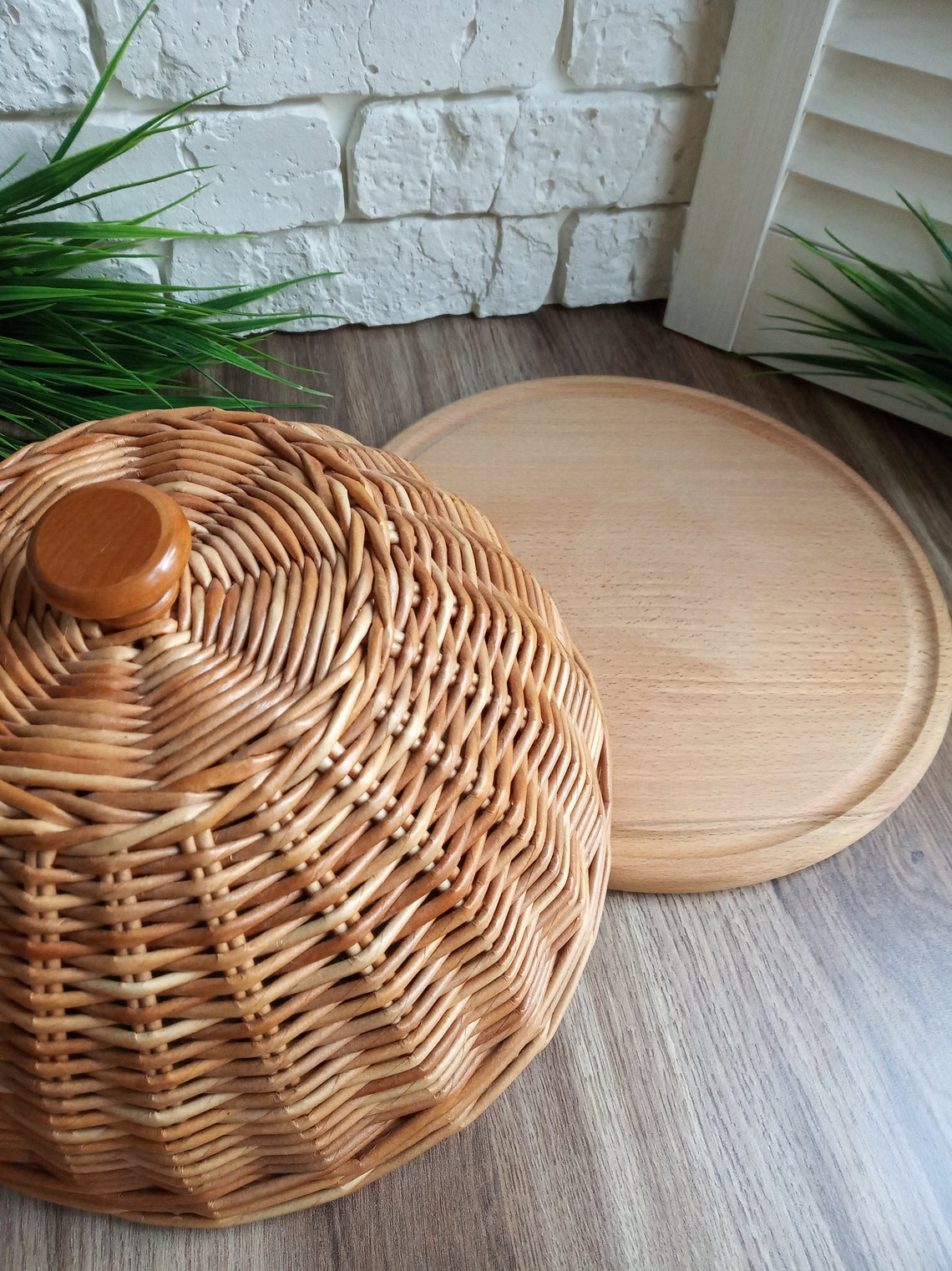Round Board With Wicker Lid. the Lid Covers the Food. Punnet. | Etsy