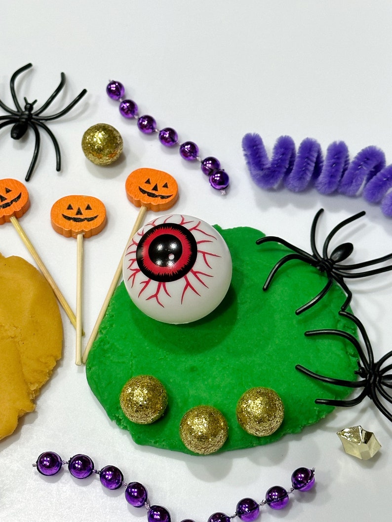 Halloween Play Dough Kit, Halloween Games, Sensory Play, Kids Gifts ...