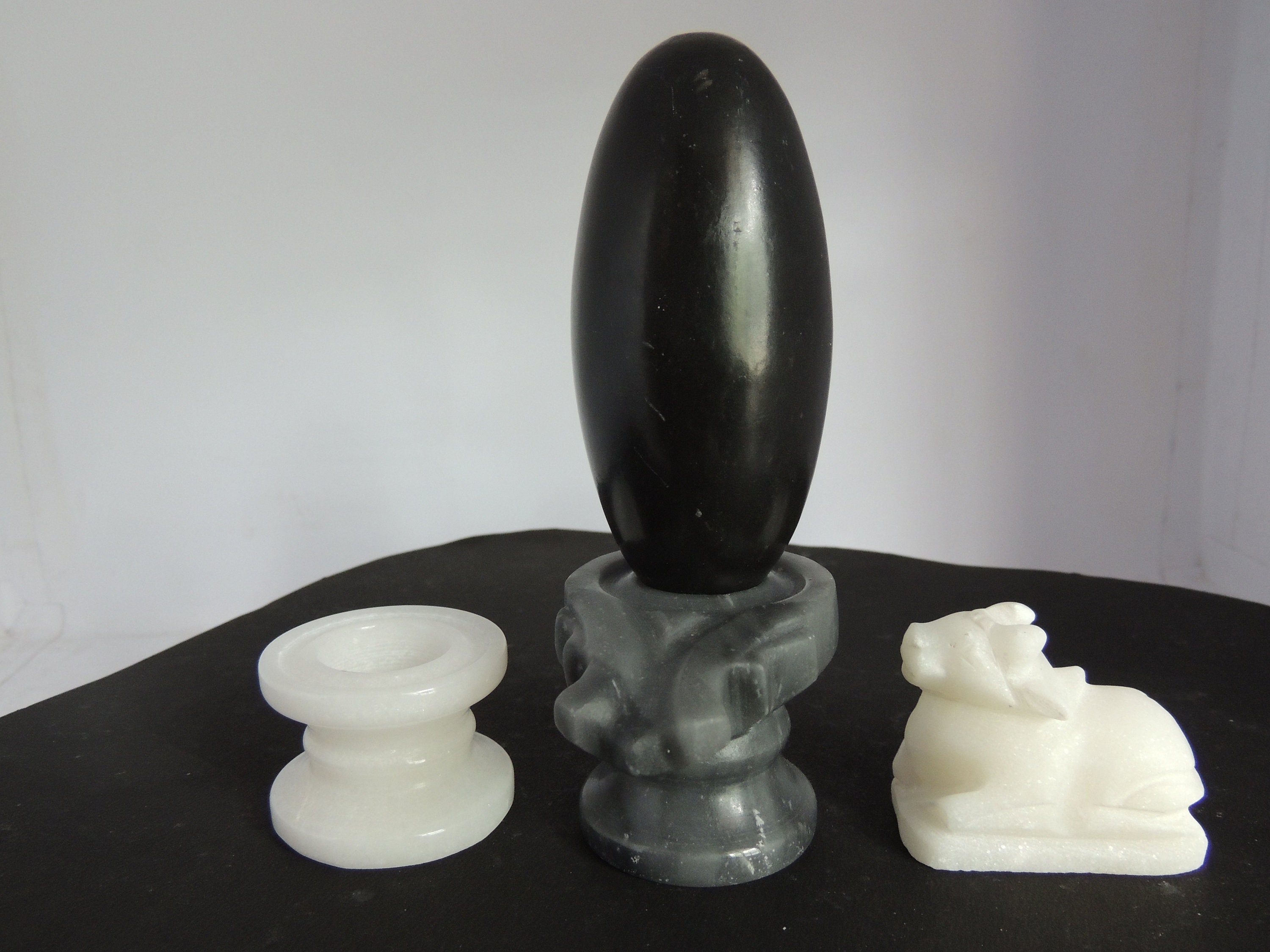 NS-A186 1 Nandi Bull & One Extra Round Marble Holder/Base 1 Fine White ...