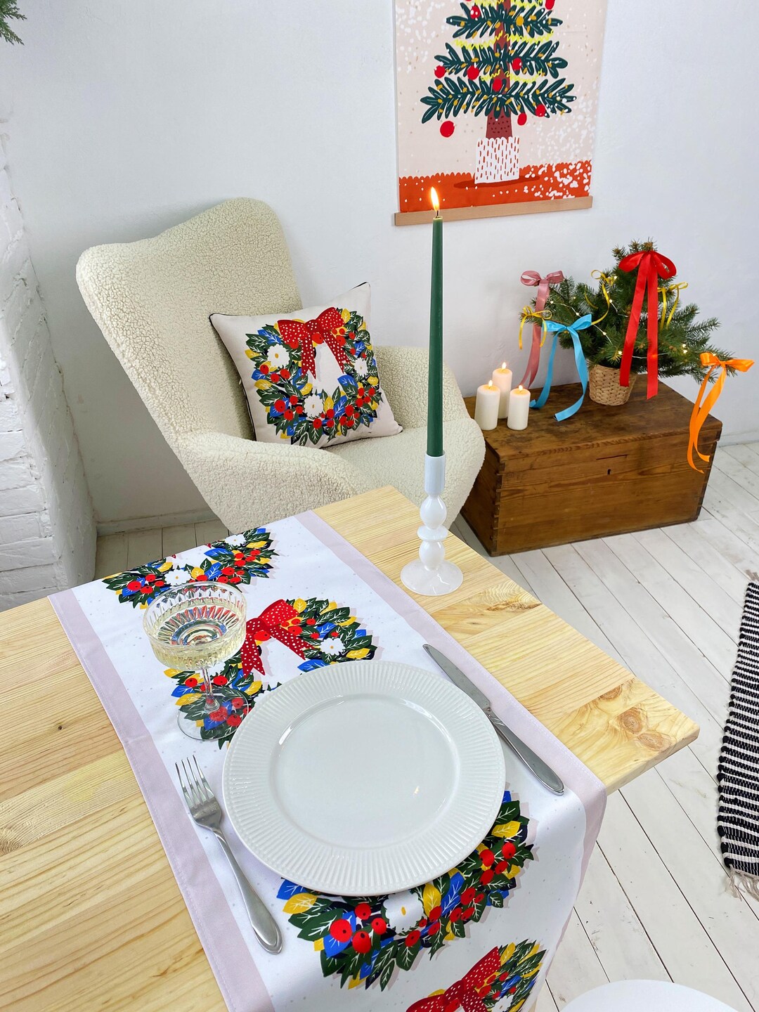 Table Runner With Christmas Wreath Print, Festive Christmas Table Decor ...