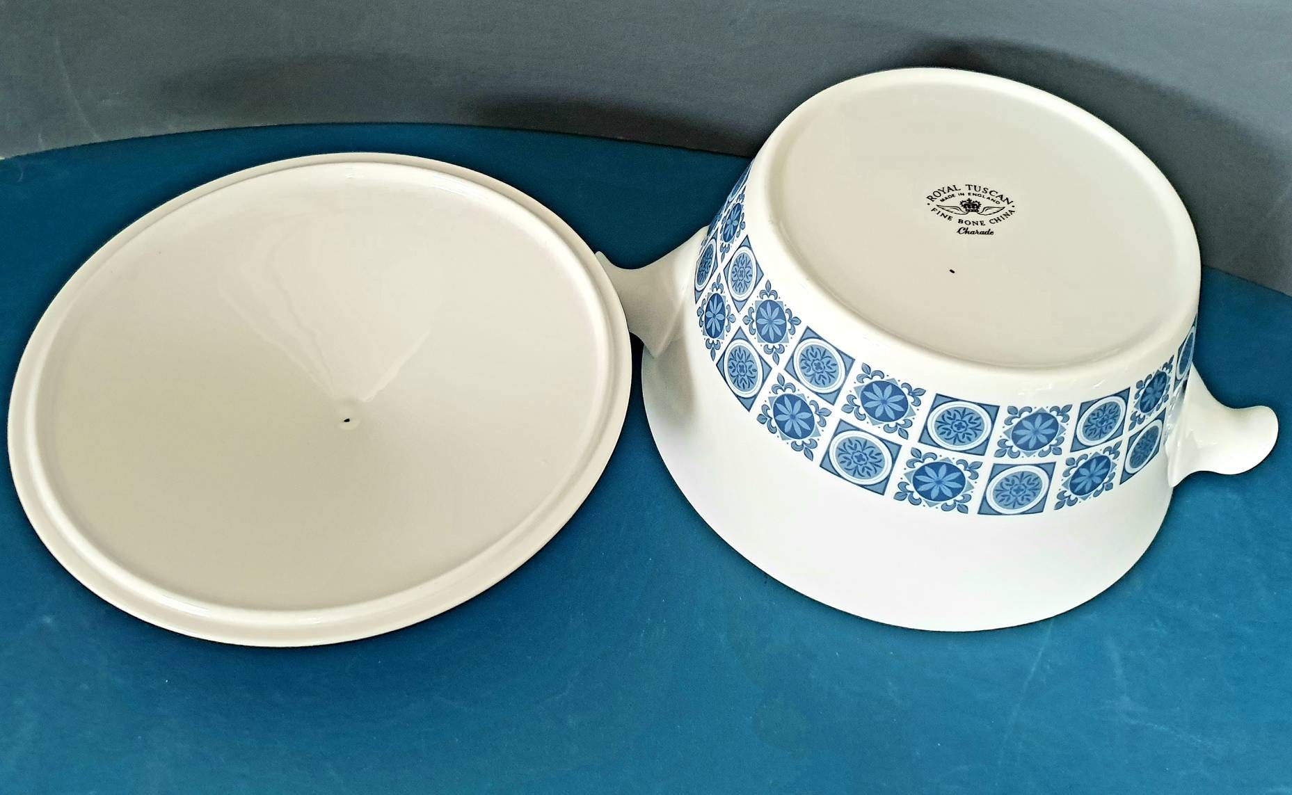Vintage 1970s Royal Tuscan Ware 20cm Lidded Serving Dish in Charade ...
