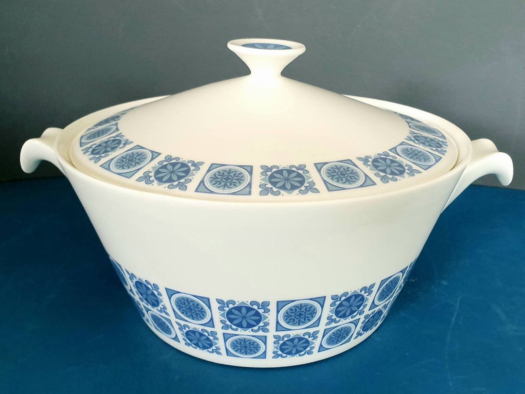 Vintage 1970s Royal Tuscan Ware 20cm Lidded Serving Dish in Charade ...