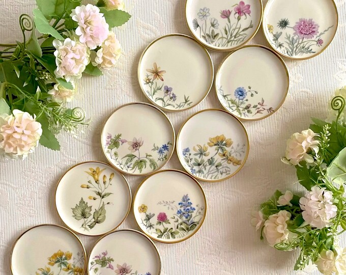 Petite Round Tray Plate With Beautiful Assorted Flower Motive. Rare ...