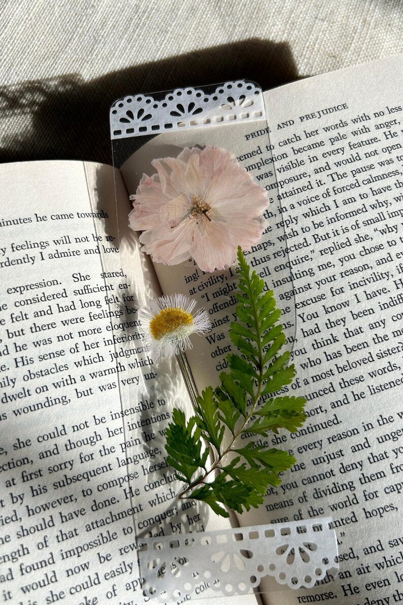 Pressed Flower Bookmark | Handmade Botanical Gift - Etsy