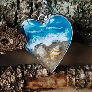 Beautiful Heart Ocean Beach Scene, Ocean Waves , Real Sand and Sea ...