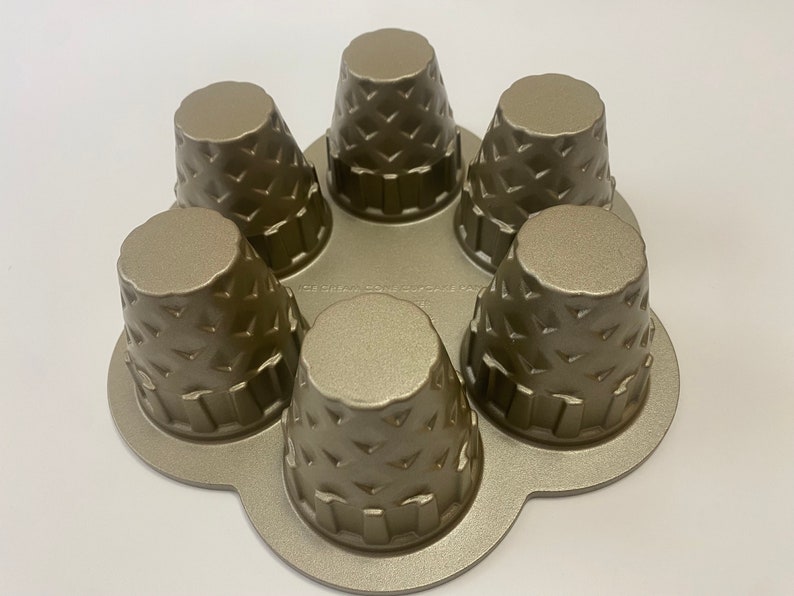 Vintage Nordic Ware Thick Aluminum Ice Cream Cone Cup Cake Pan 4.5 Cups ...