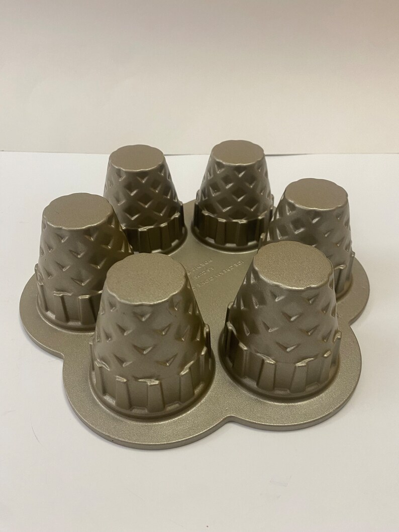Vintage Nordic Ware Thick Aluminum Ice Cream Cone Cup Cake Pan 4.5 Cups ...