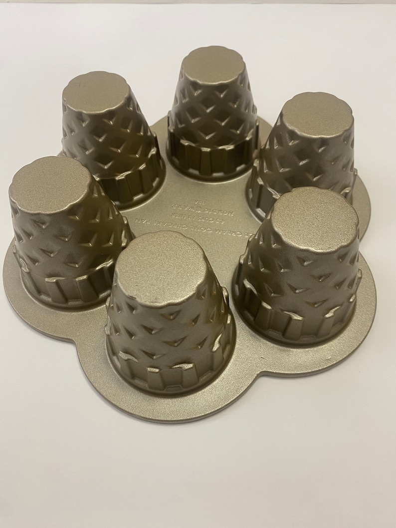 Vintage Nordic Ware Thick Aluminum Ice Cream Cone Cup Cake Pan 4.5 Cups ...