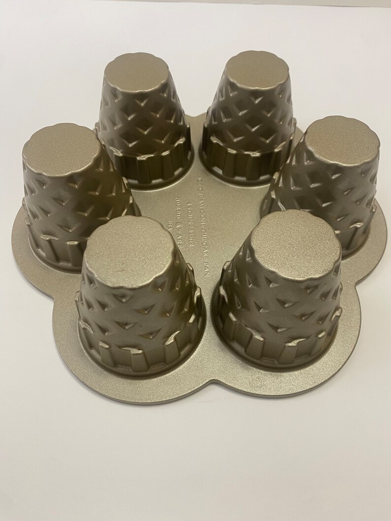 Vintage Nordic Ware Thick Aluminum Ice Cream Cone Cup Cake Pan 4.5 Cups ...