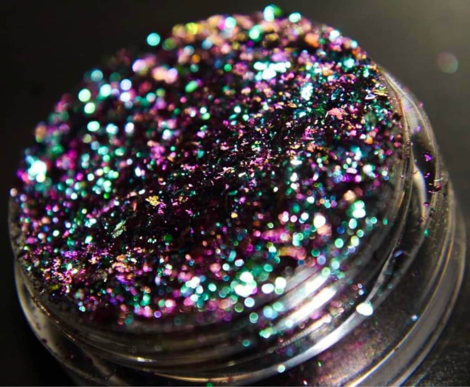 Chameleon Glitter Flakes: Holographic Multichrome Eyeshadow - Etsy
