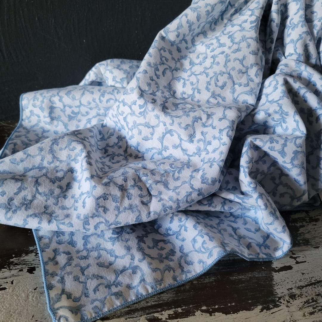 Vintage Waverly "savoy" Blue and White Coral Chintz Tablecloth 57" X 86 ...