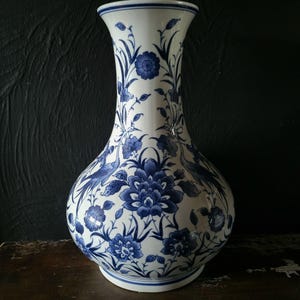 Large Vintage Bombay Chinoiserie Blue & White Porcelain Vase, Herons ...