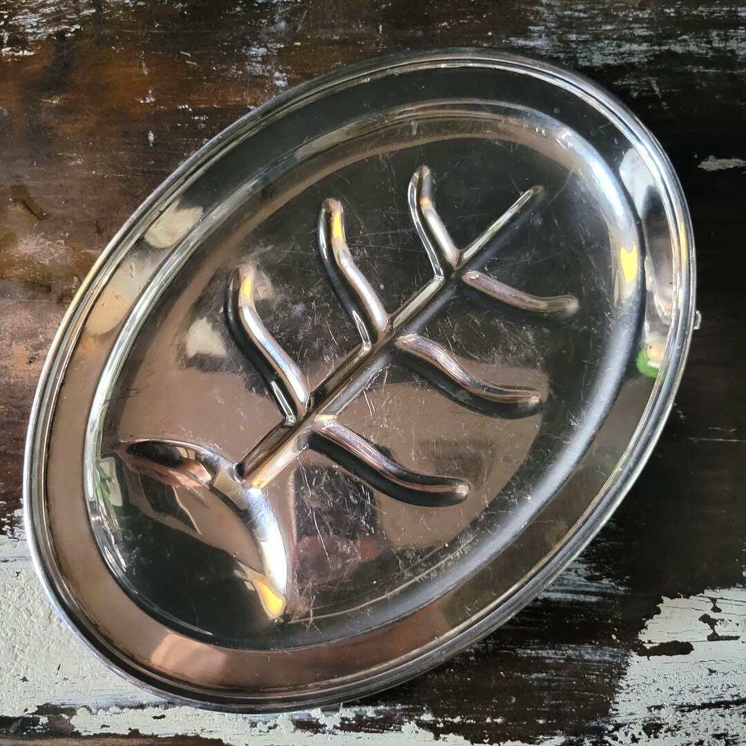 Small Antique E G Webster & Sons EPNS 898 Silverplate Tree Well Meat ...