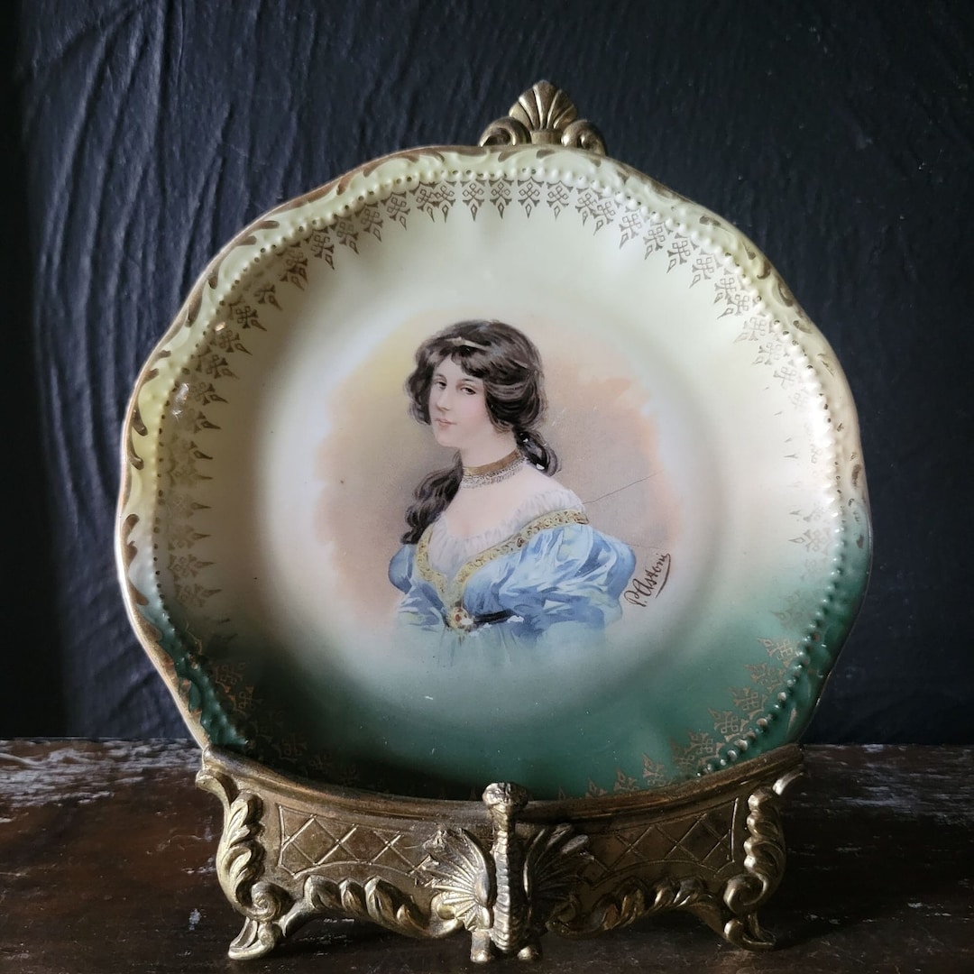 Small Antique Cabinet Portrait Plate Signed P. Astoni - Green and ...