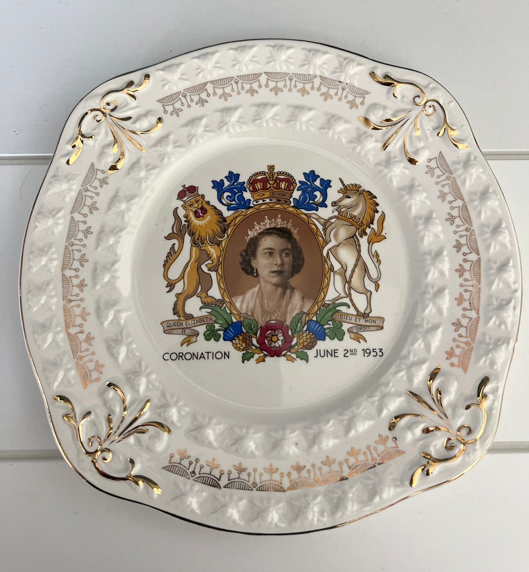 Queen Elizabeth Coronation Plate by Royal Alma - Etsy