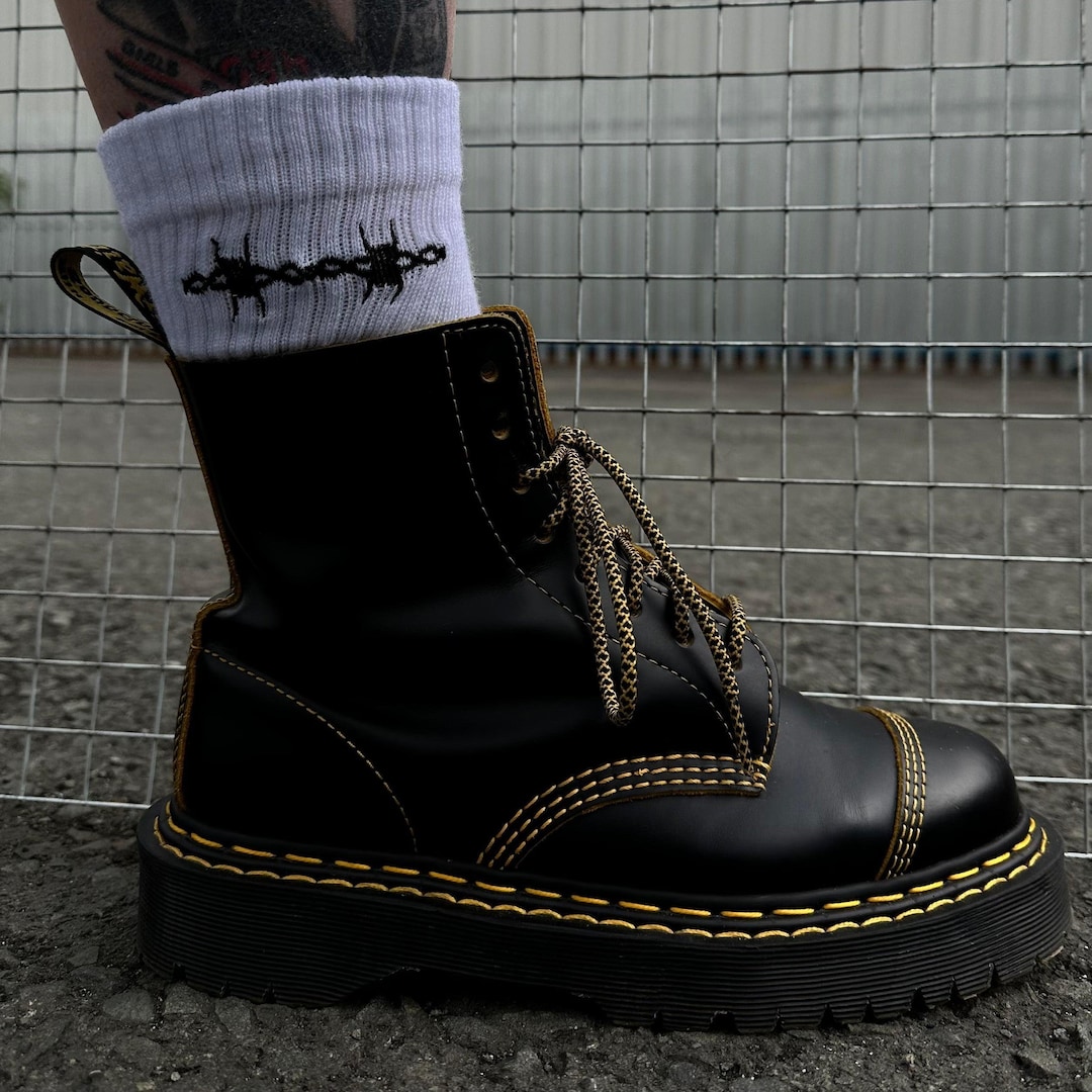 Barbed Wire Embroidered Sport Socks • Alternative • Skater Socks ...