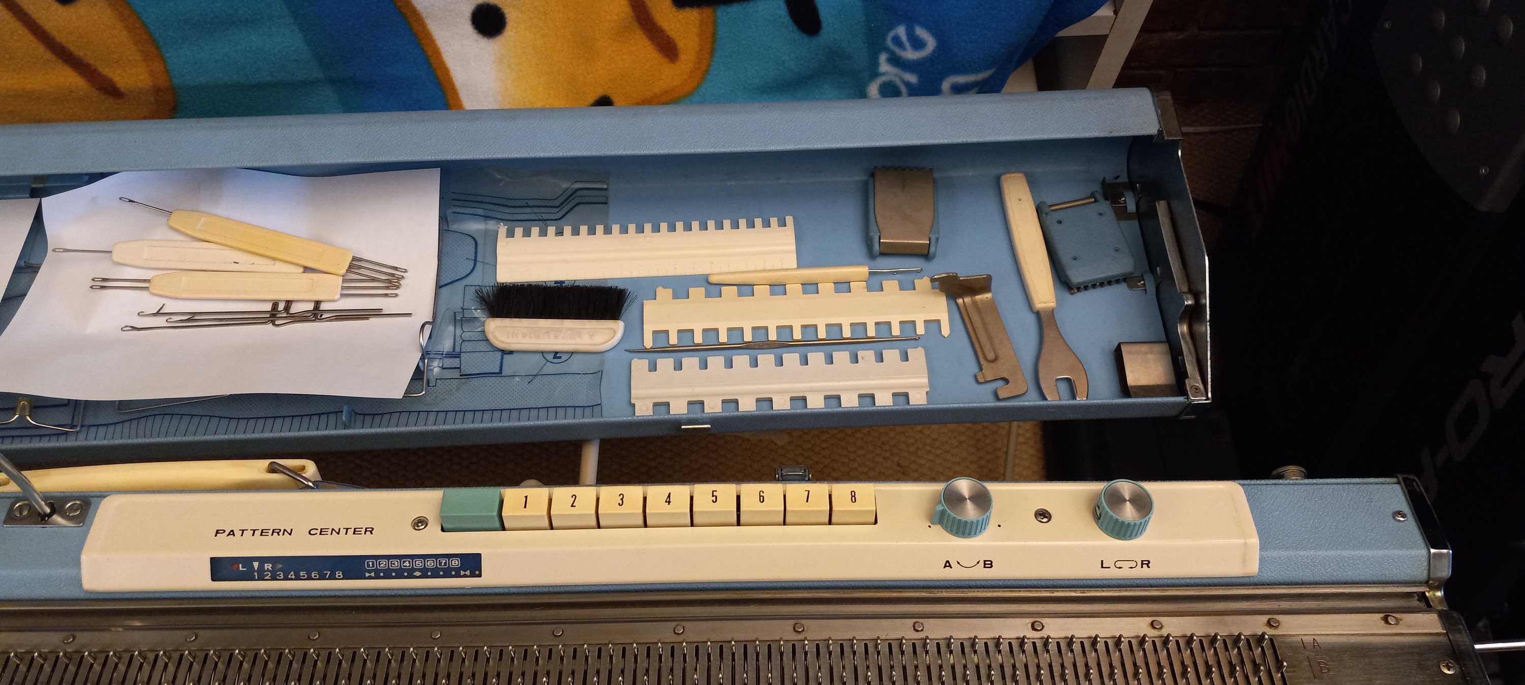 Brother Knitting Machine With 8-push Button Patterning - Etsy